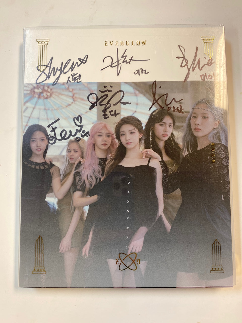 에버글로우 (EVERGLOW) | [HUSH] | AUTOGRAPHED ALBUM – KPOP Store in USA